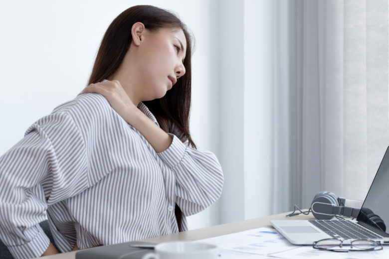 Nugaros skausmas, pereinantis į koją: priežastys ir gydymas | Hila